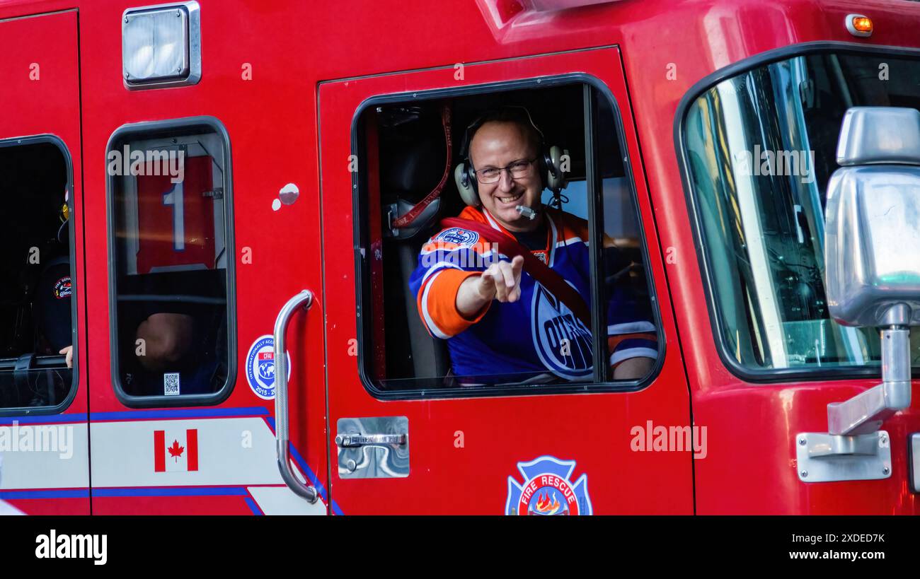 Edmonton oilers fans hi-res stock photography and images - Alamy