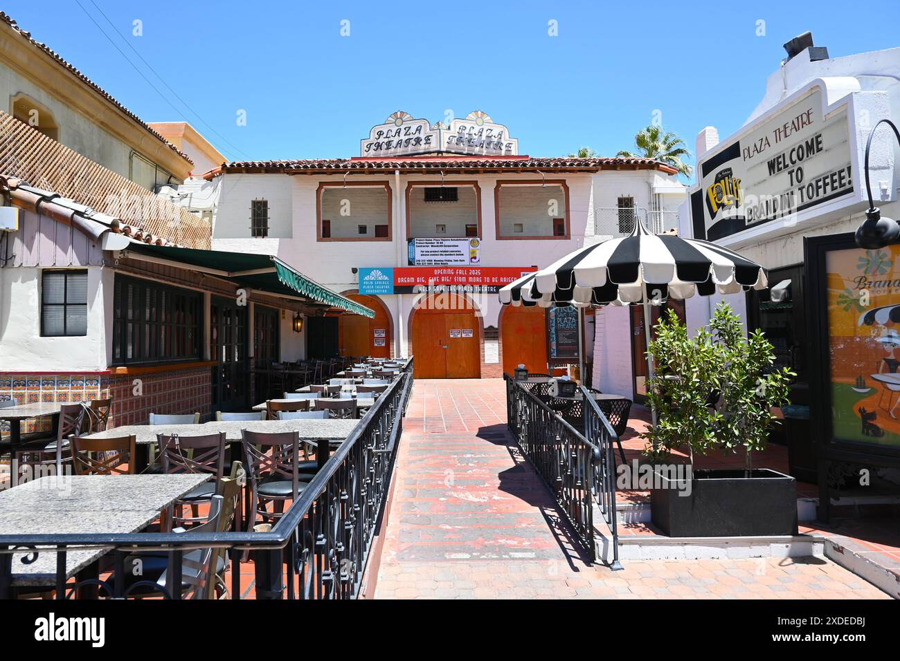 PALM SPRINGS, CALIFORNIA - 21 JUN 2024: The historic Plaza Theatre on ...