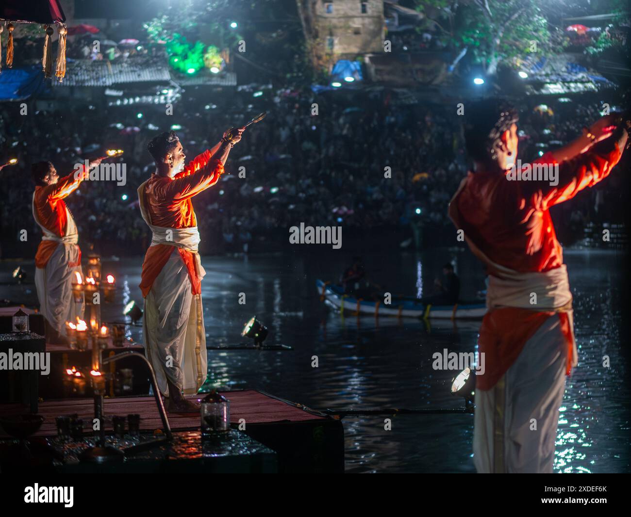 Ganga maha aarti hi-res stock photography and images - Alamy