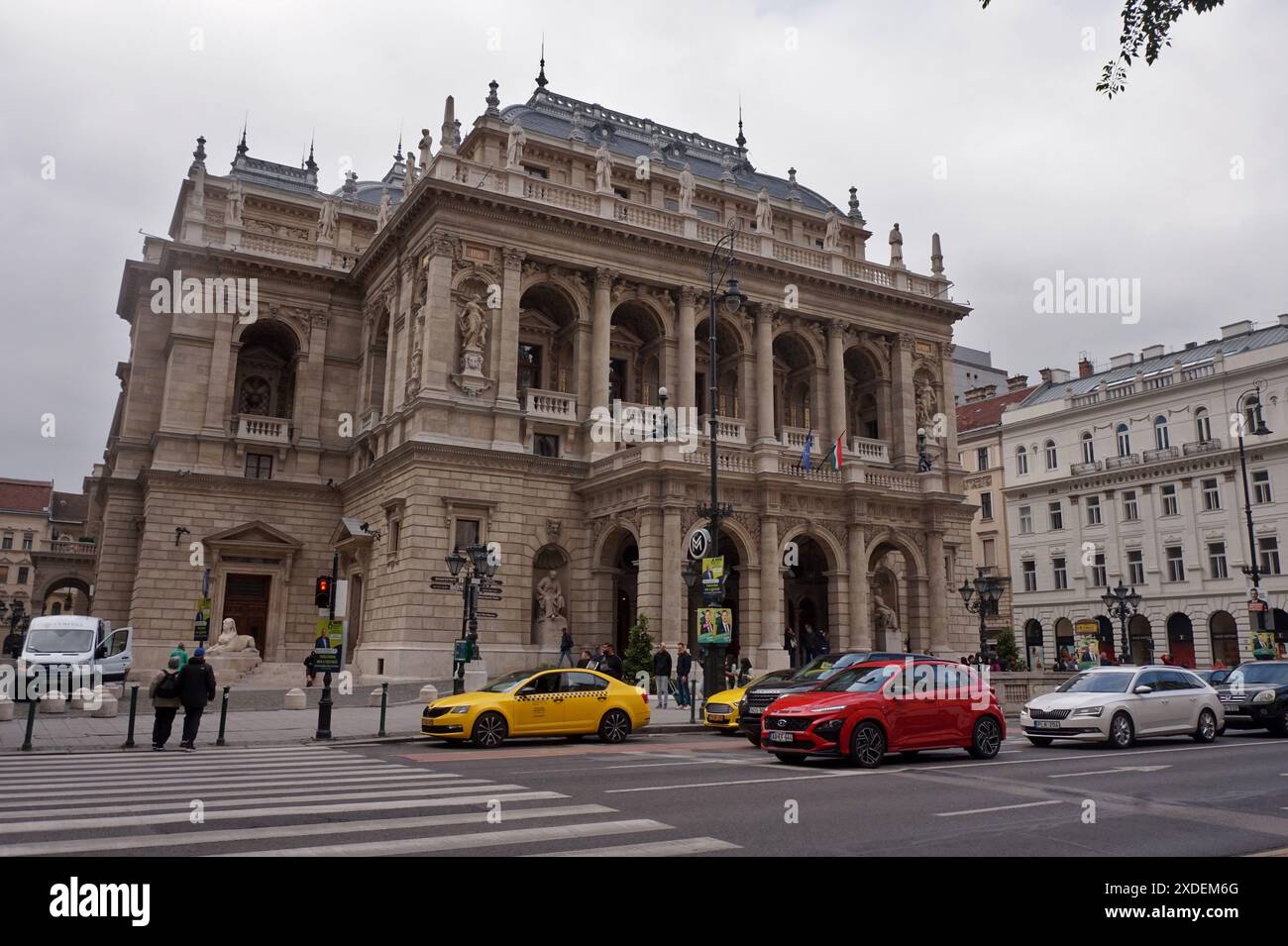 Allami opera hi-res stock photography and images - Alamy