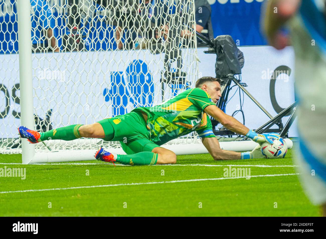 Emiliano martínez copa america 2024 hi-res stock photography and images ...