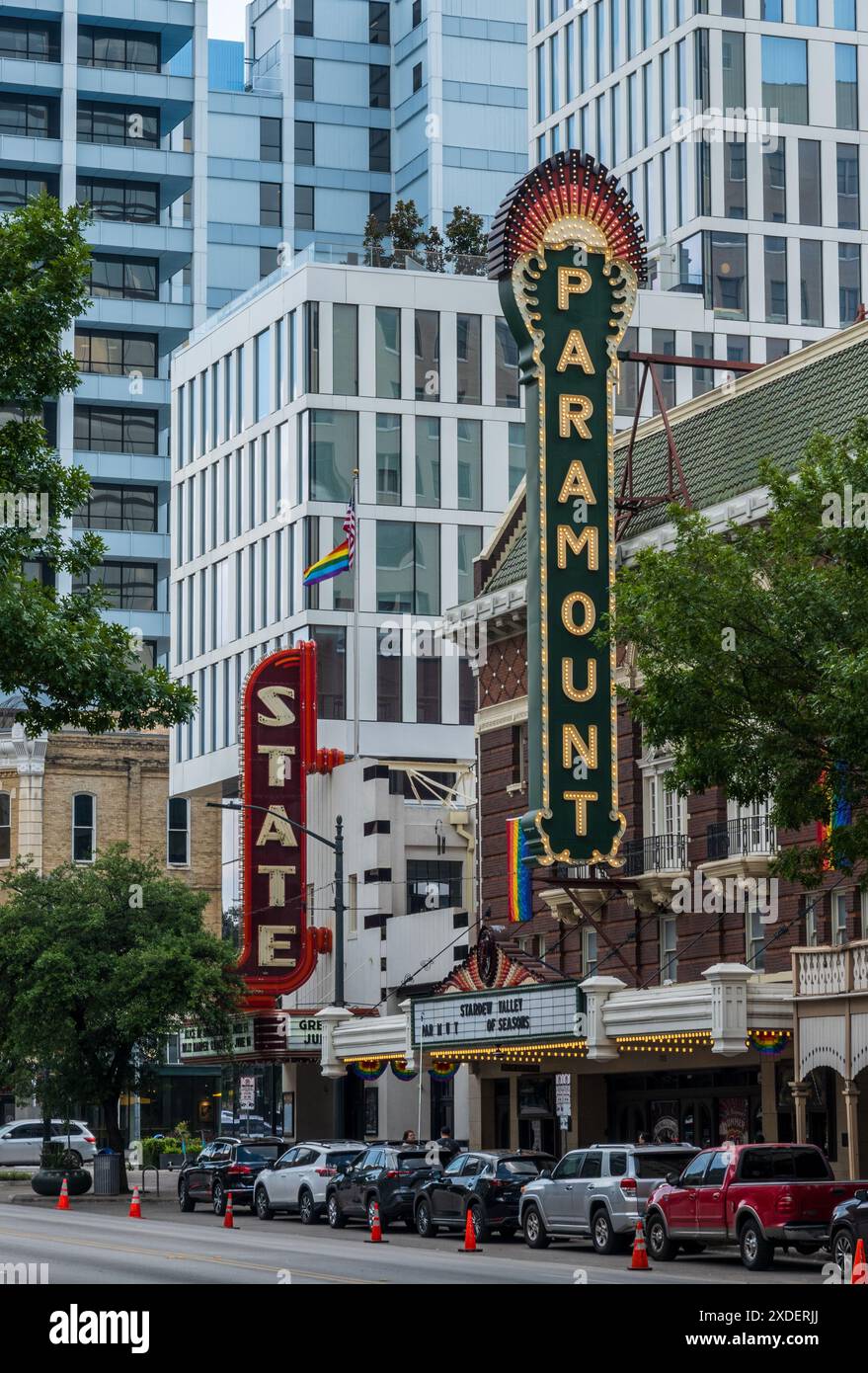 Paramount cinema hi-res stock photography and images - Alamy