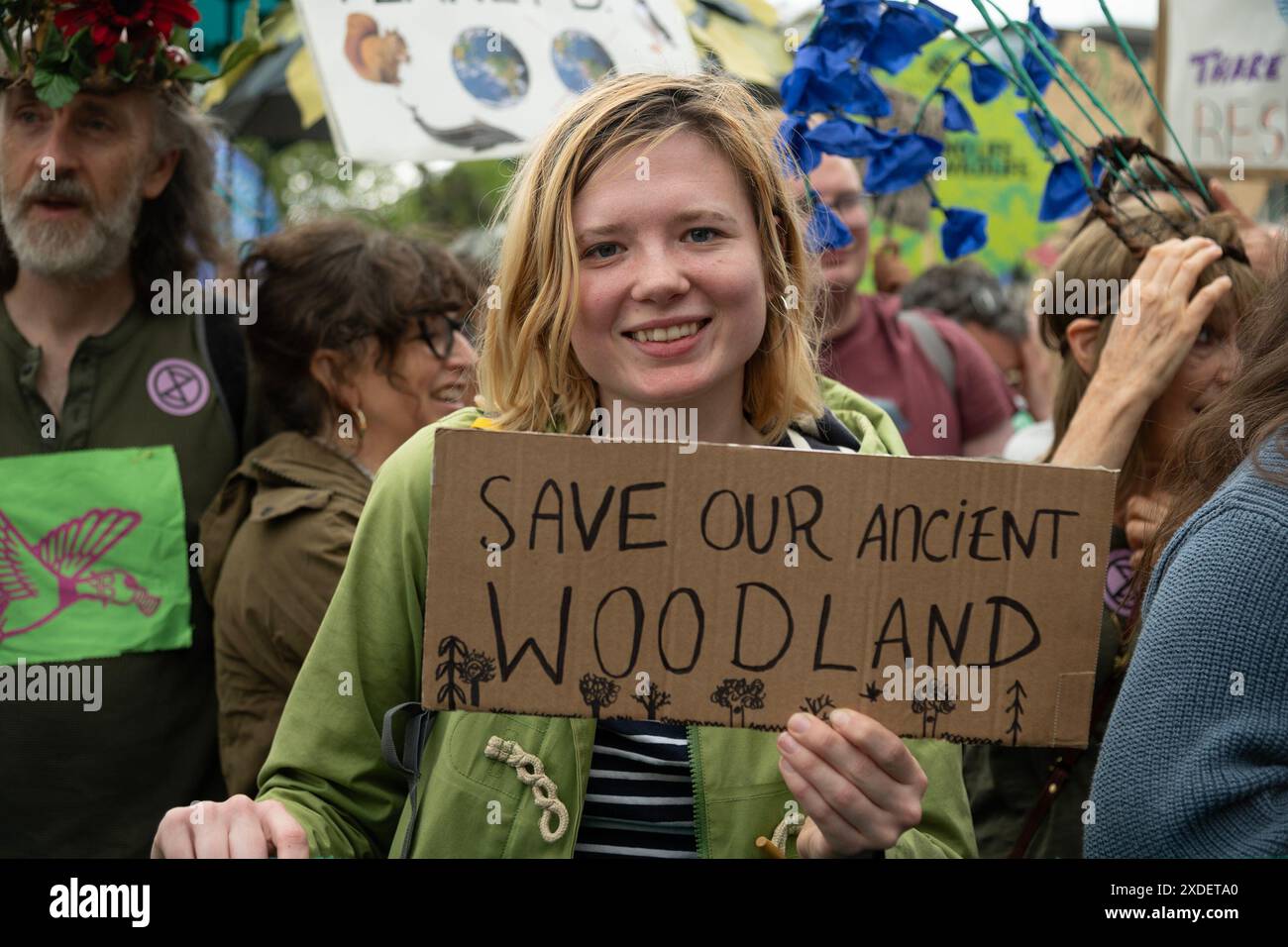 Calls for climate action hi-res stock photography and images - Alamy
