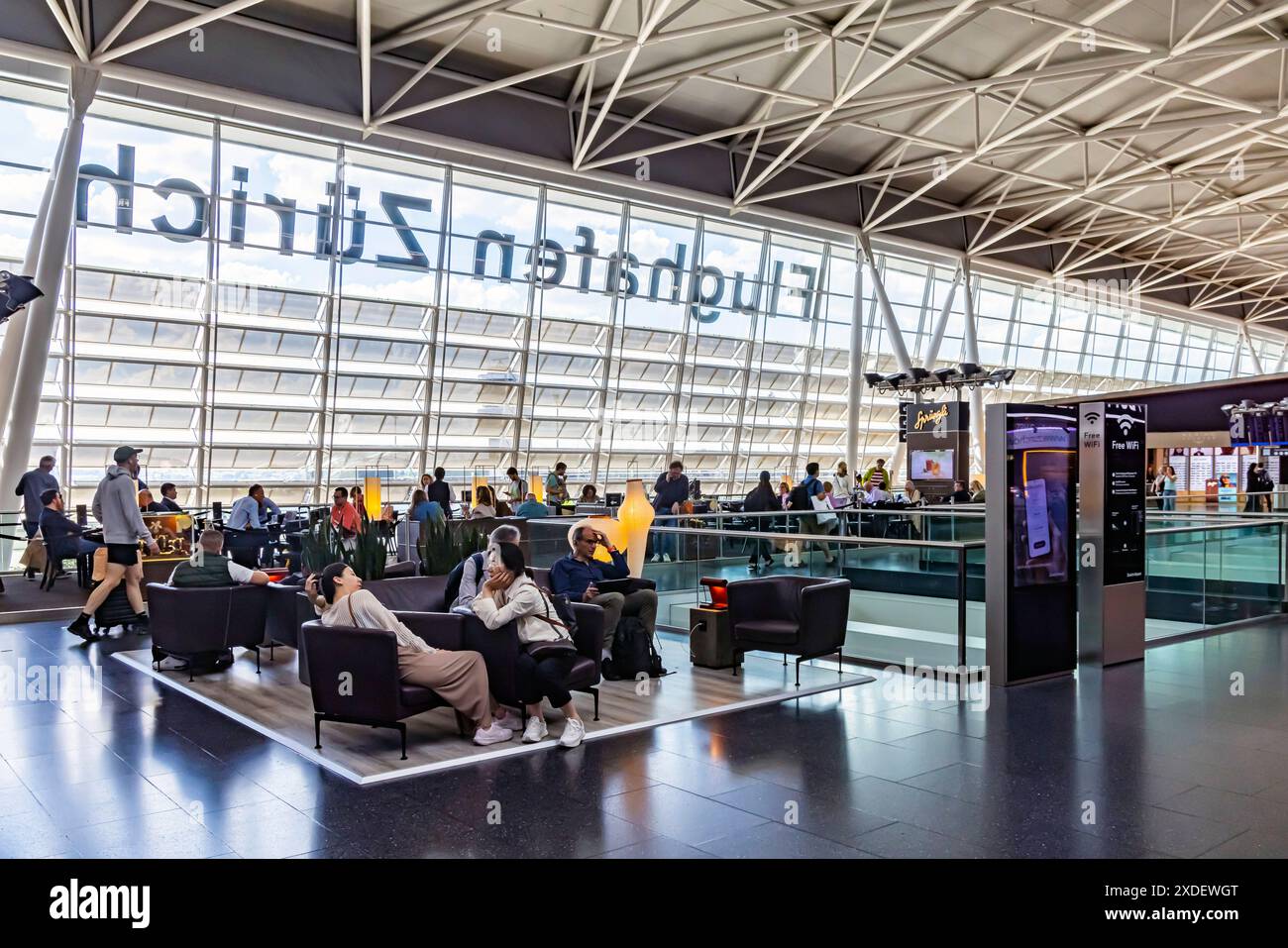 Innenansicht Terminal, Flughafen Zürich, ZRH. // 13.06.2024: Zürich ...