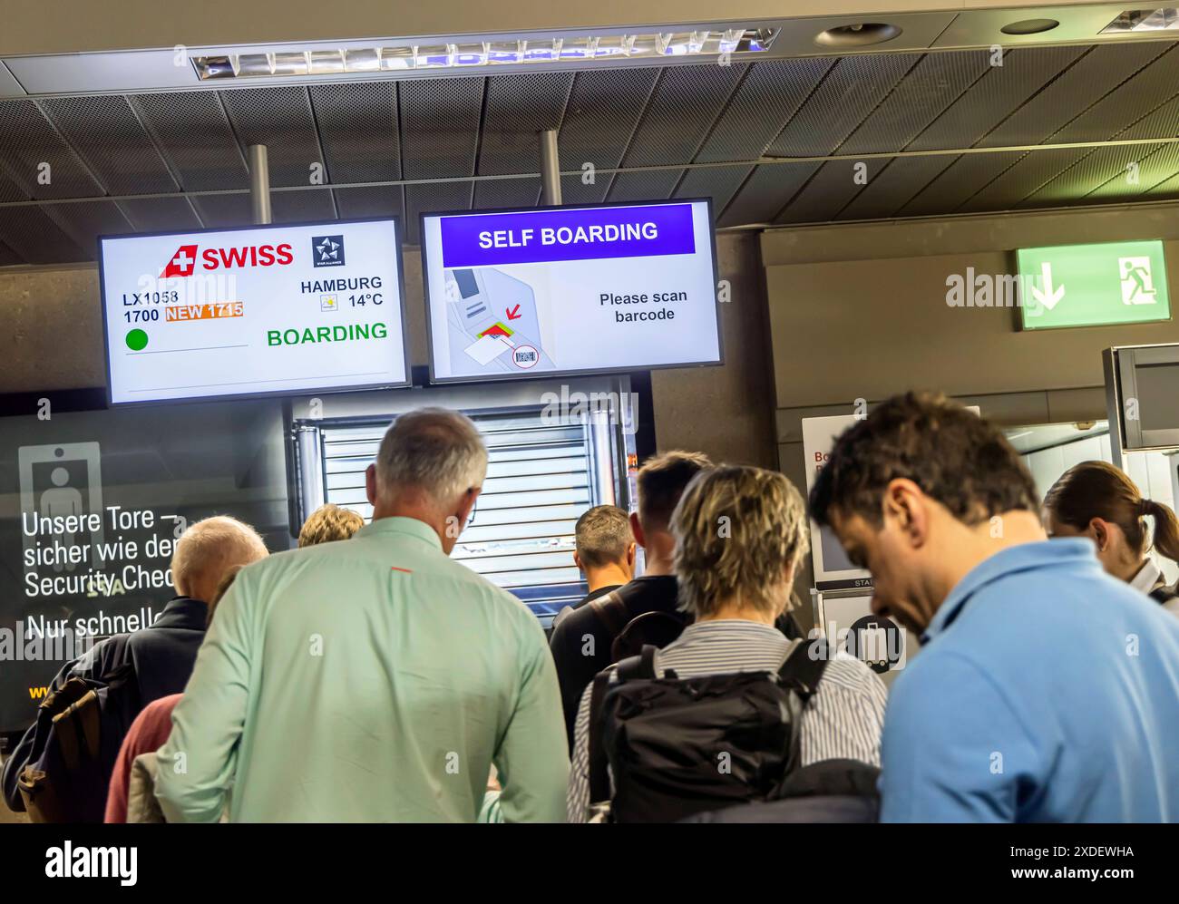 Shopping avion hi-res stock photography and images - Alamy