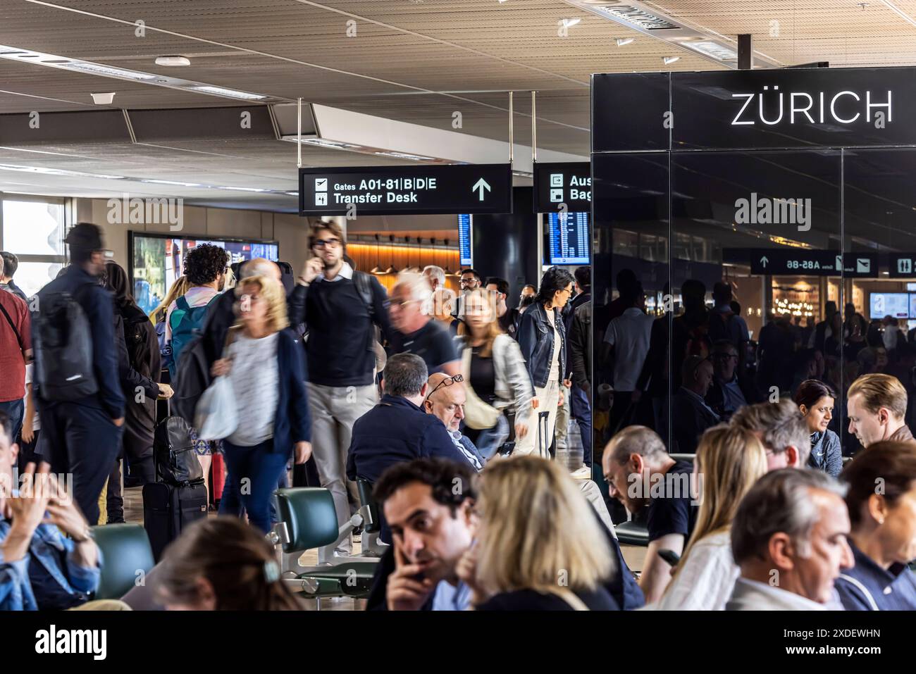 Innenansicht Terminal, Flughafen Zürich, ZRH. // 13.06.2024: Zürich ...