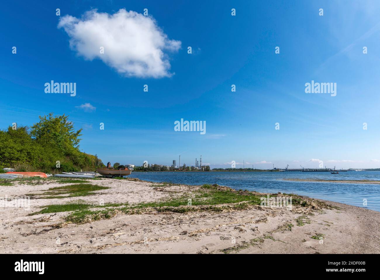 Nyborg on the Great Belt, small harbour, beach, rowing boat, shore zone ...