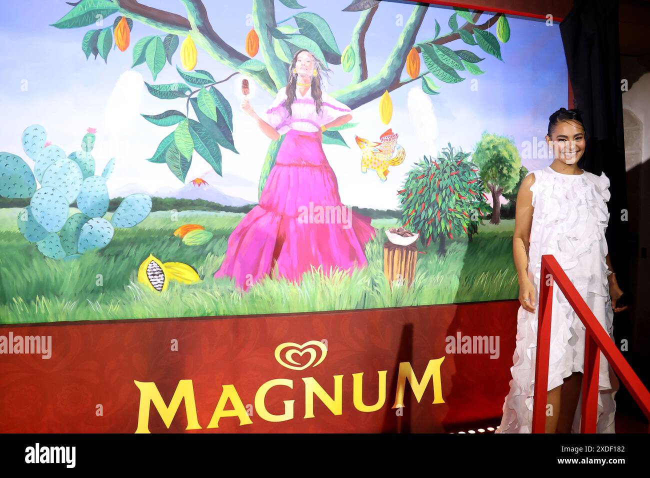 La actriz mexicana Mabel Cadena fue presentada como embajadora de una ...