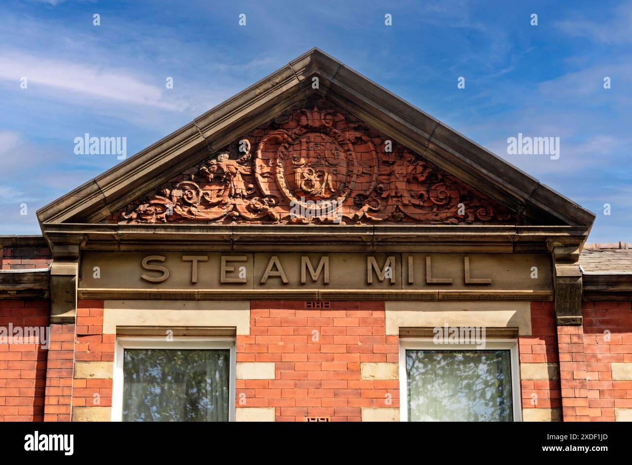Mill road sign in hi-res stock photography and images - Alamy