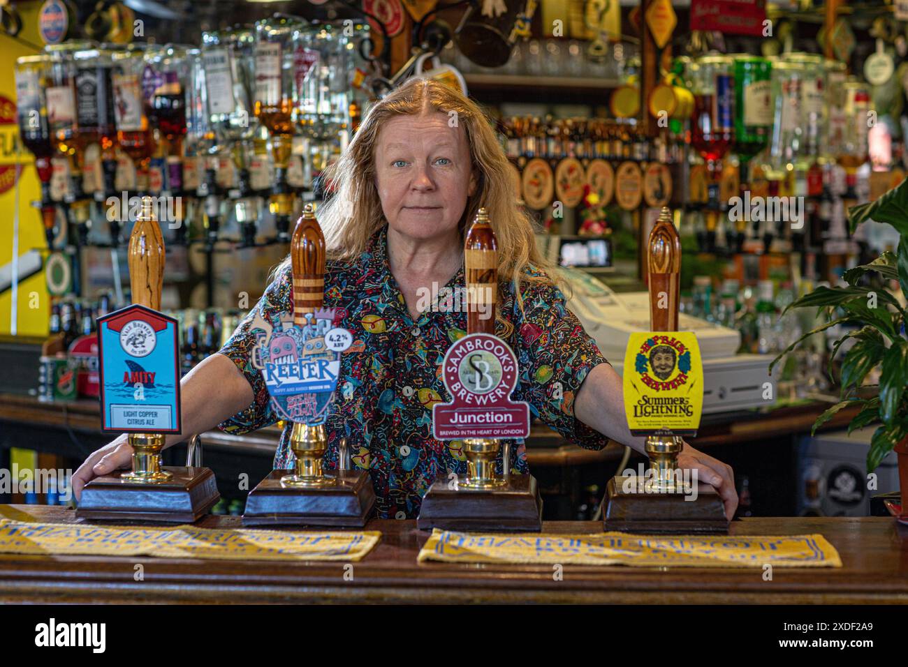 The Masons Arms with Landlady and Proprietor: Rae Williams behinde the ...