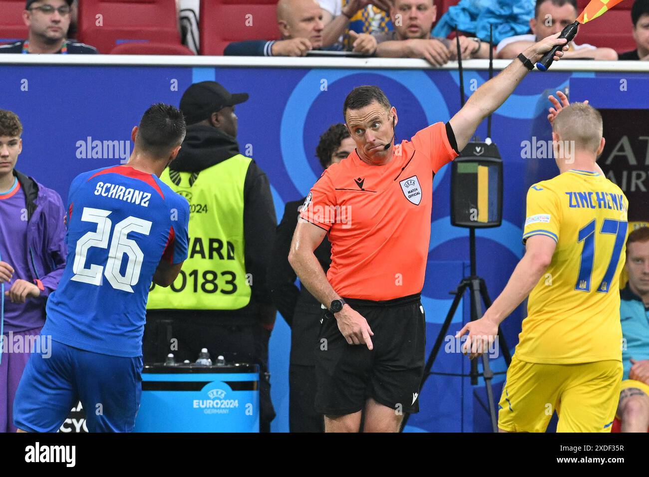 Dusseldorf, Germany. 21st June, 2024. assistant referee Stuart Burt ...
