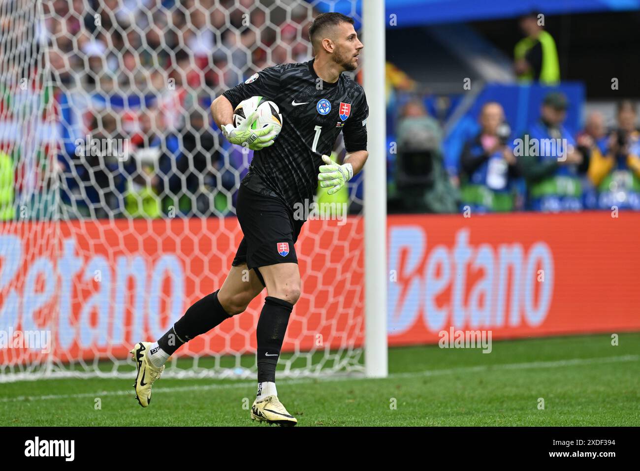 Dusseldorf, Germany. 21st June, 2024. goalkeeper Martin Dubravka (1) of ...