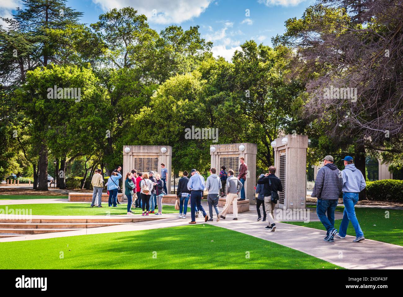 Stanford students tour hi-res stock photography and images - Alamy