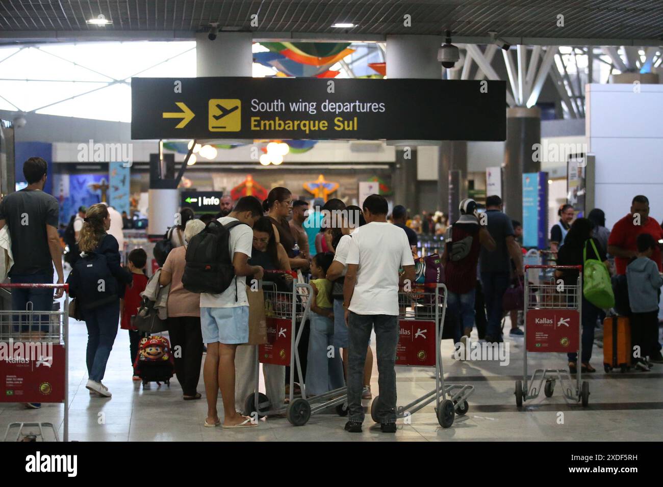 PE - RECIFE - 06/22/2024 - RECIFE, AIRPORT MOVEMENT - Passenger ...