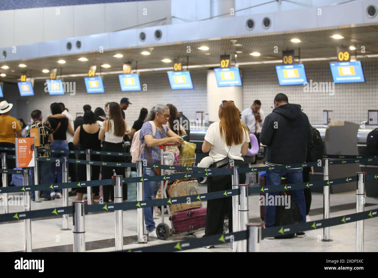 PE - RECIFE - 06/22/2024 - RECIFE, AIRPORT MOVEMENT - Passenger ...