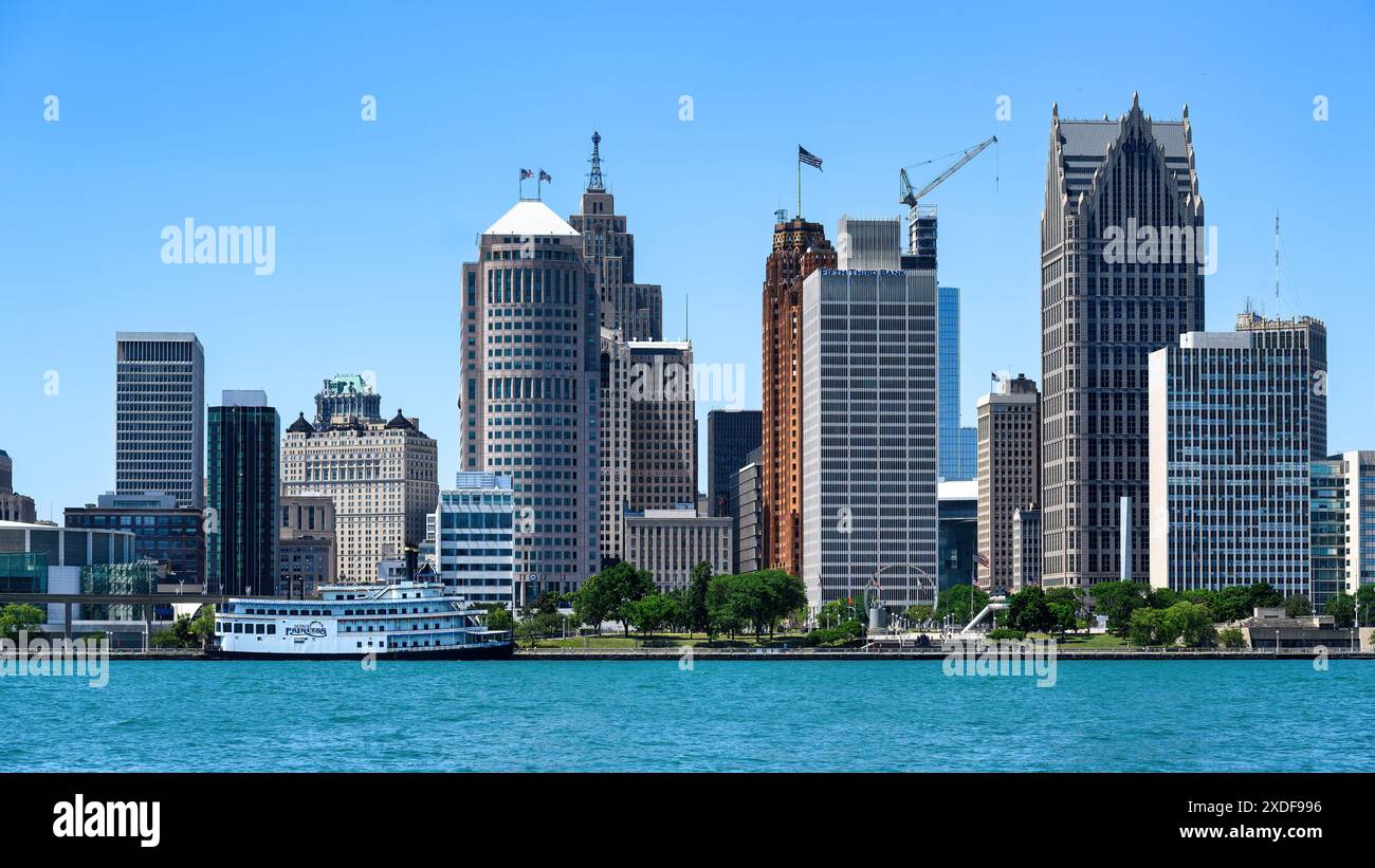 Detroit downtown skyline hi-res stock photography and images - Alamy