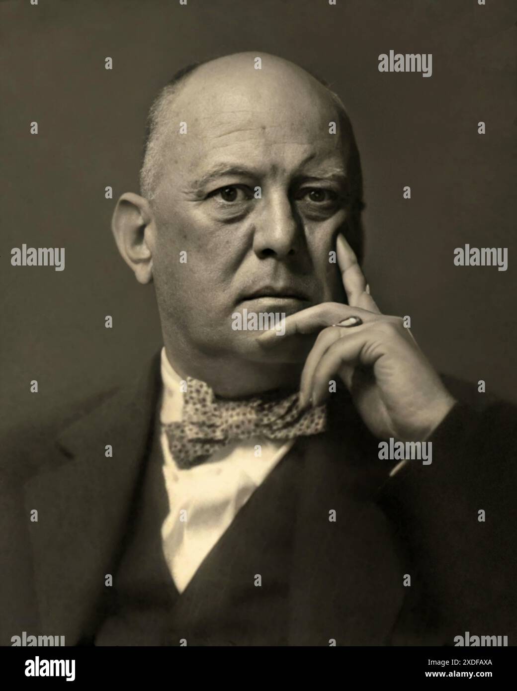 The british satanist occultist hi-res stock photography and images - Alamy