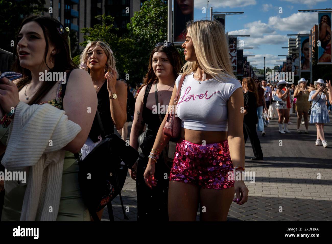 London Uk 22 June 2024 Taylor Swift Fans Swifties Outside