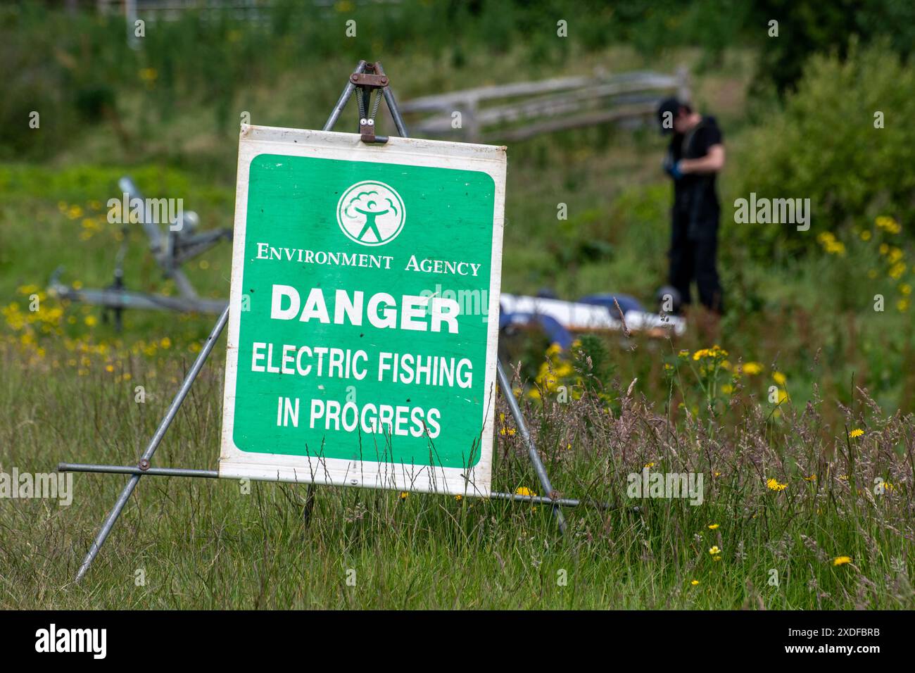 Electric fishing in progress danger sign, Environment Agency ...