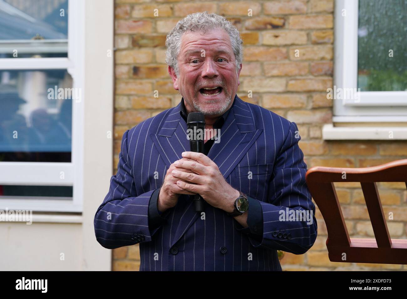 Actor comedian and impressionist jon culshaw hi-res stock photography ...