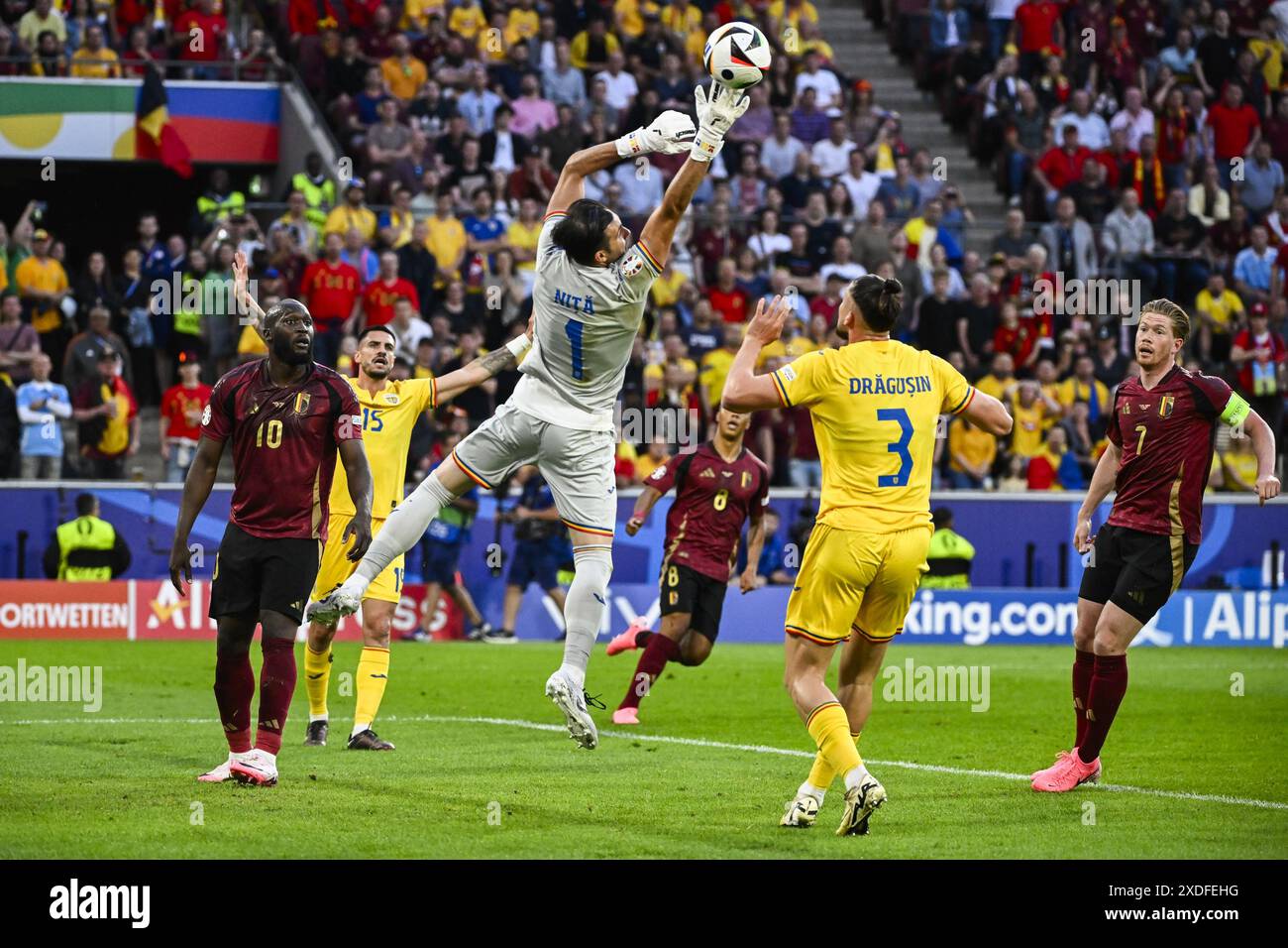 Cologne, Germany. 22nd June, 2024. Romania's goalkeeper Florin Nita ...