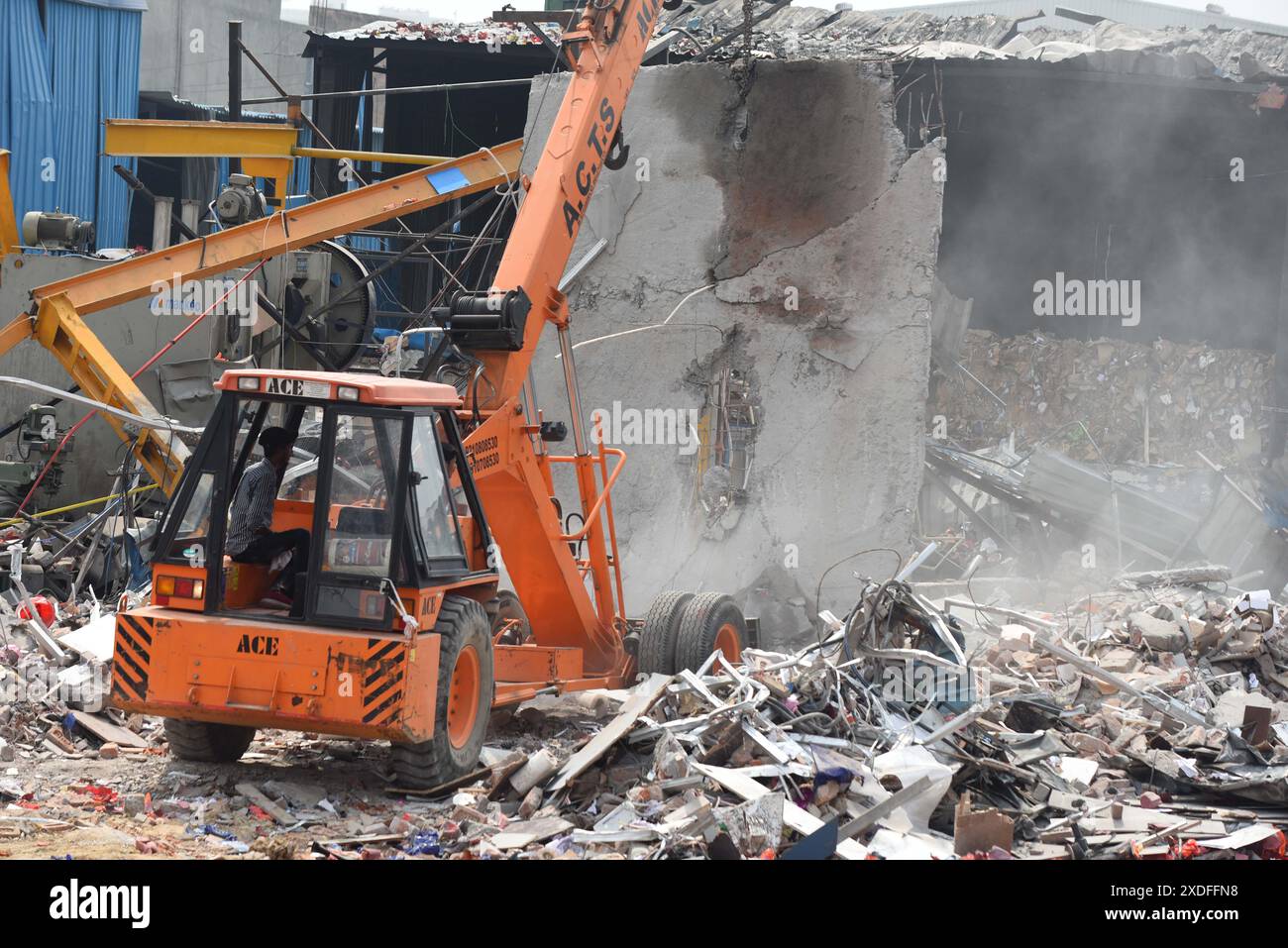 GURUGRAM, INDIA - JUNE 22: Members of Haryana State Disaster Response ...