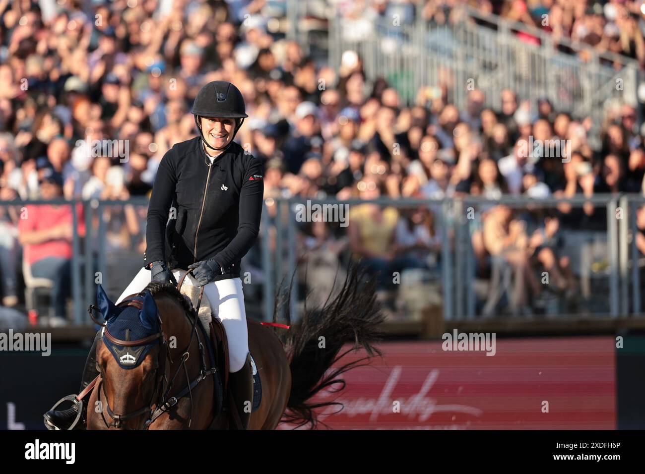 Jeanne Sadran of France with Dexter de Kerglenn during the Longines ...