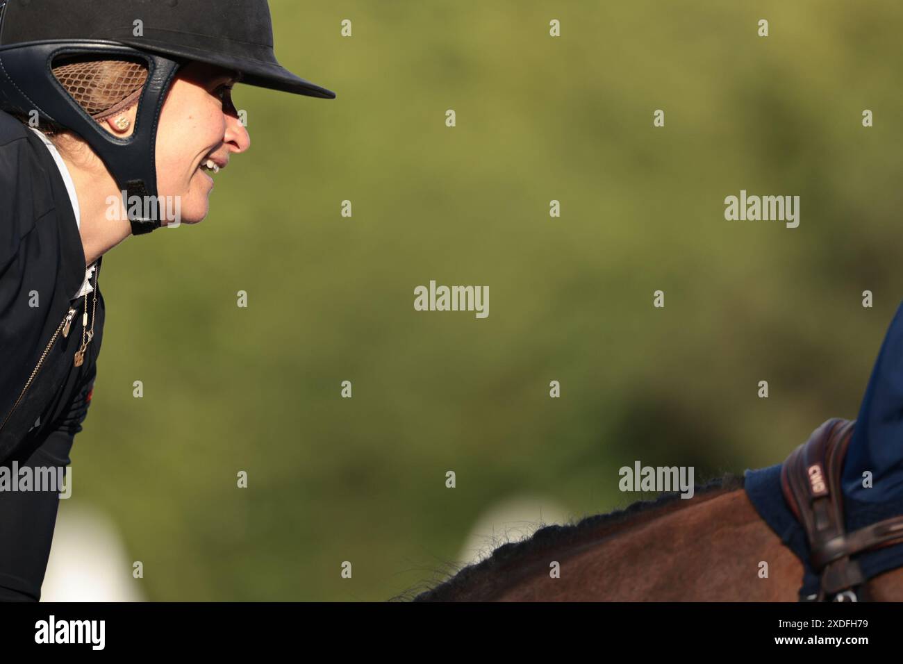 Jeanne Sadran of France with Dexter de Kerglenn during the Longines ...