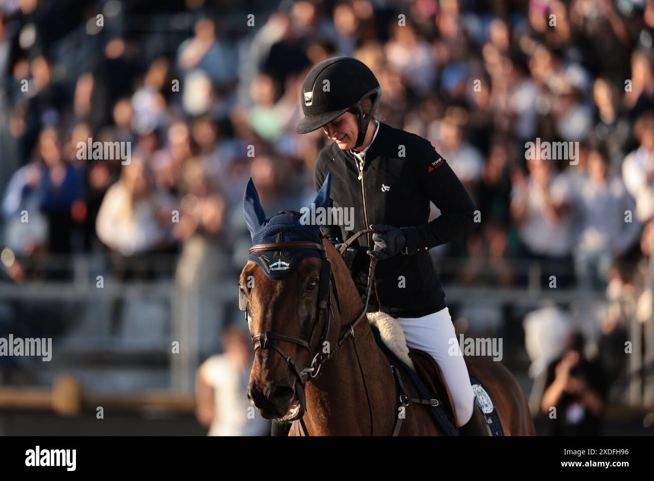 Jeanne Sadran of France with Dexter de Kerglenn during the Longines ...