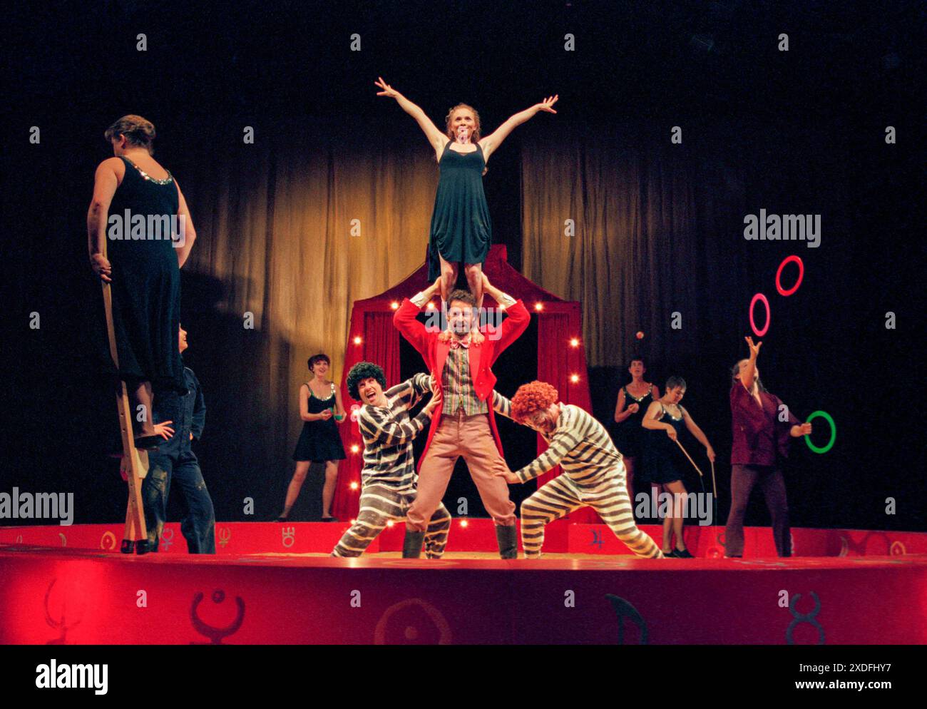 Elizabeth shanley hi-res stock photography and images - Alamy