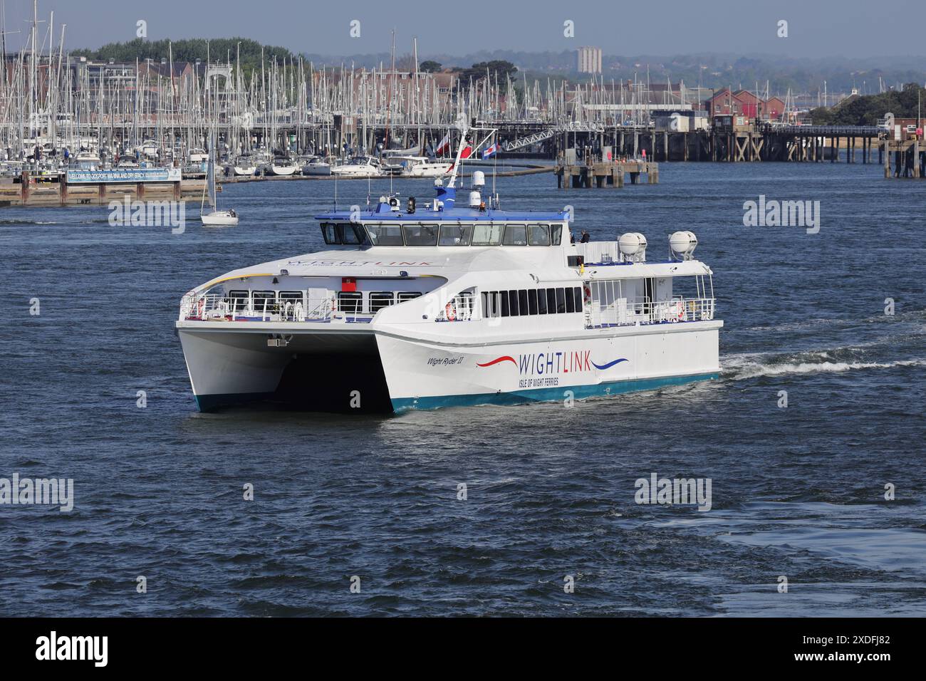 The Wightlink passenger ferry WIGHT RYDER II leaving the mainland ...