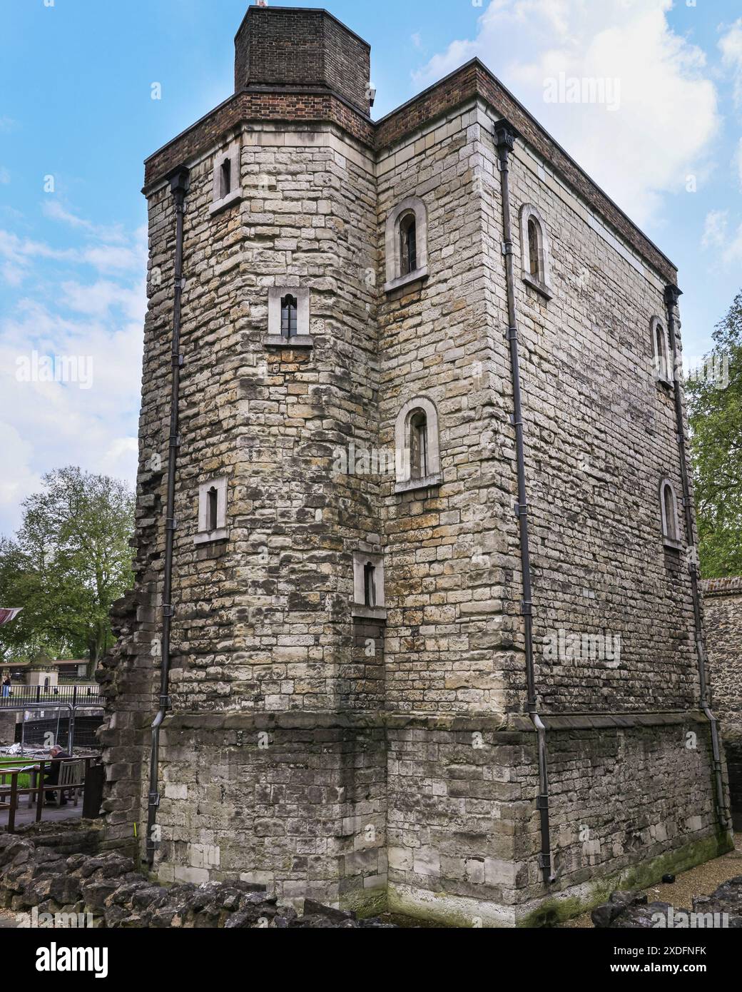 The Jewel Tower of the original 14th-century Palace of Westminster ...