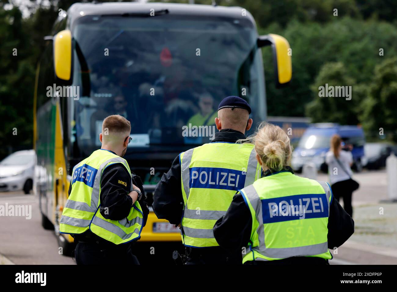 Temporary border controls germany hi-res stock photography and images ...