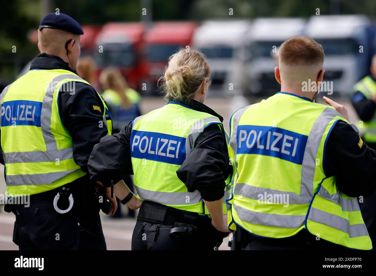 Temporary border controls germany hi-res stock photography and images ...