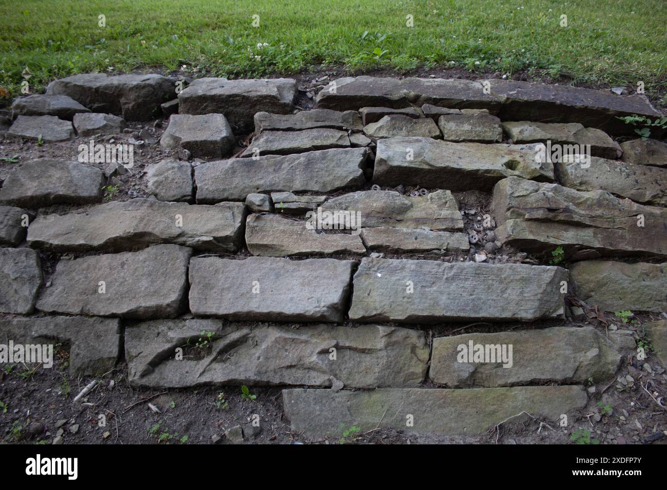 Bricks and stone scenery hi-res stock photography and images - Alamy