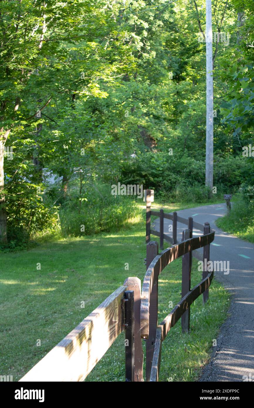 Path fence beautiful hi-res stock photography and images - Alamy