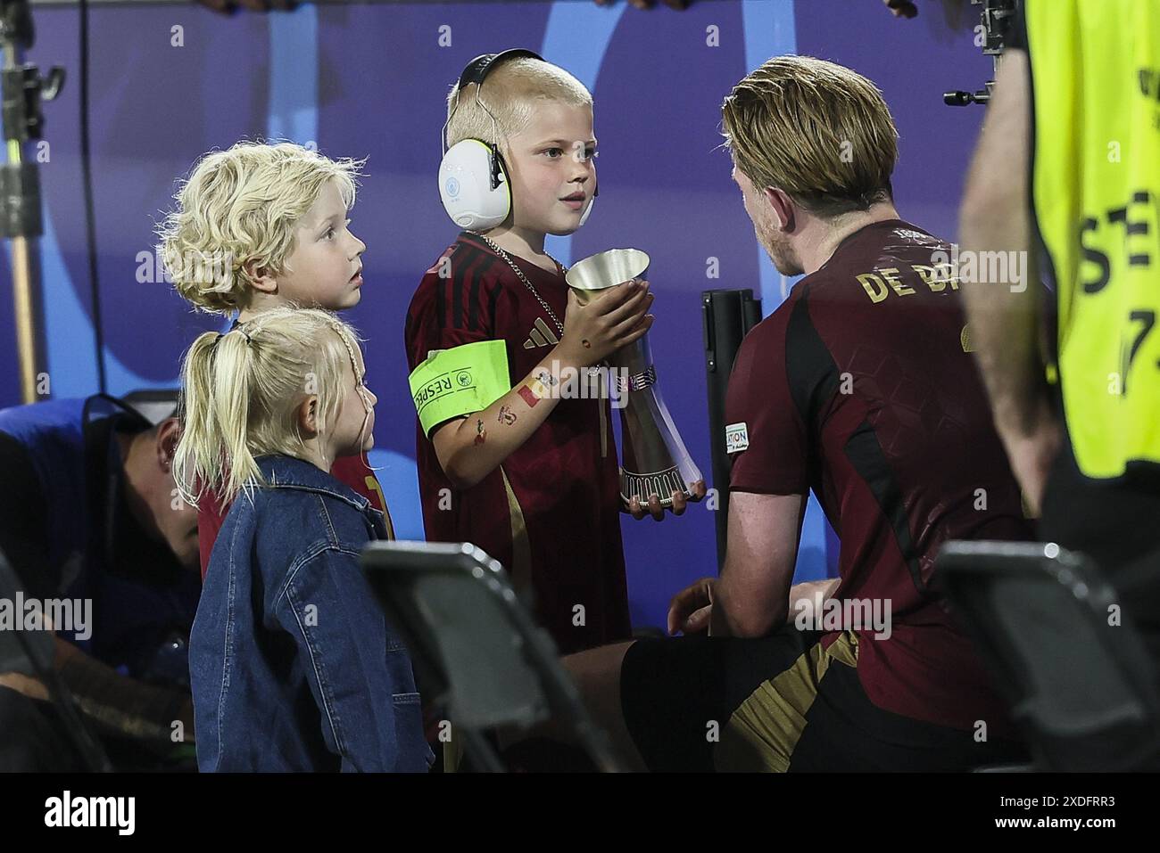 Childrenful hi-res stock photography and images - Alamy