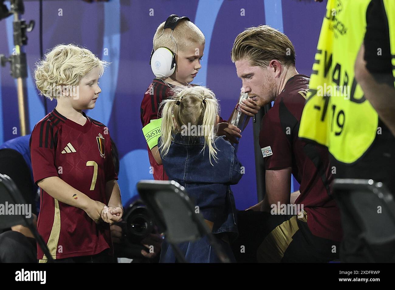 Childrenful hi-res stock photography and images - Alamy