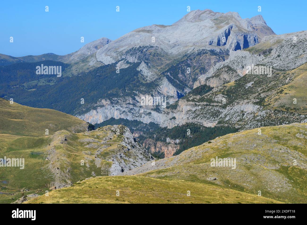 Western Valleys Natural Park (parque natural de los Valles Occidentales ...