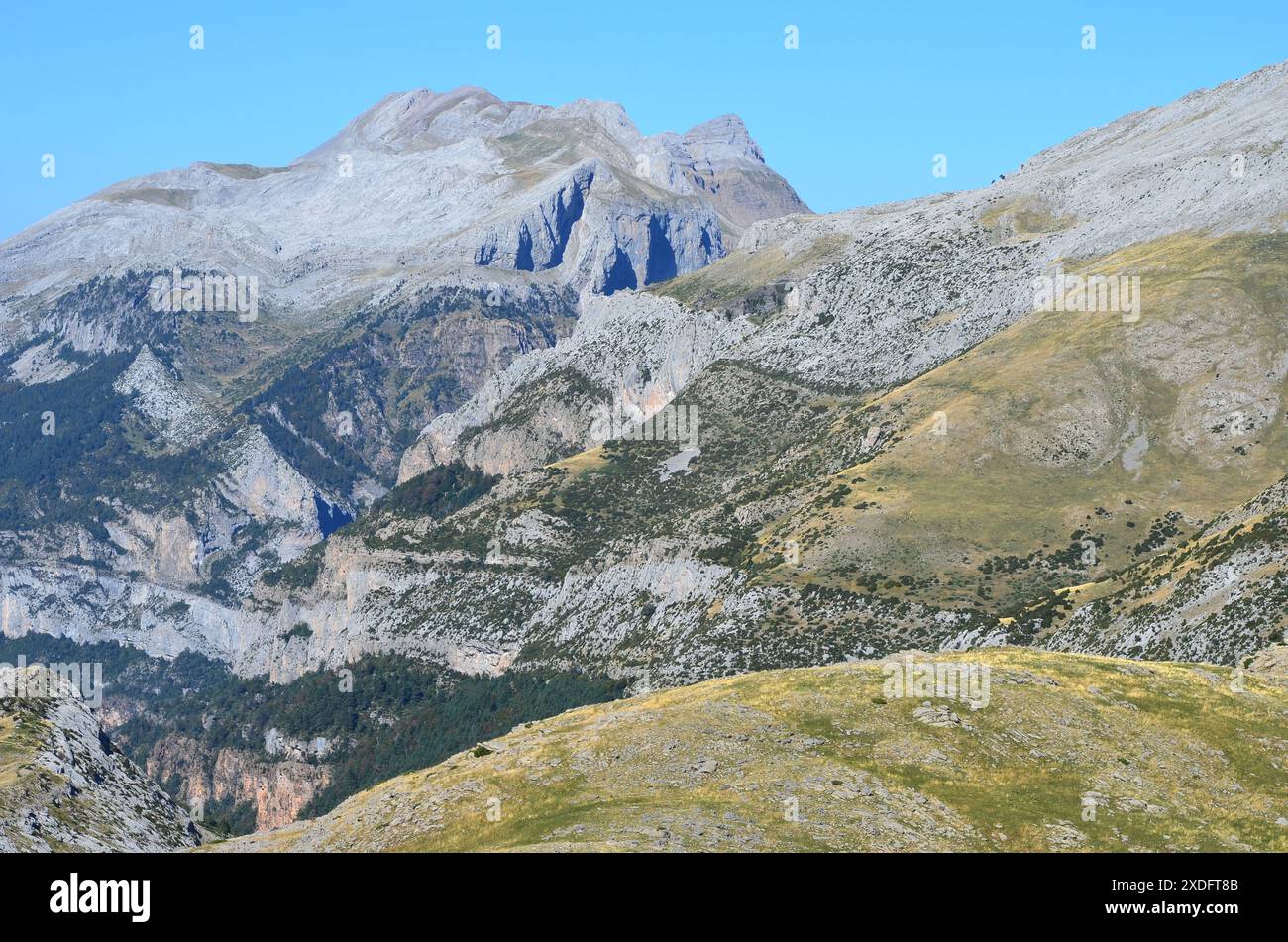 Western Valleys Natural Park (parque natural de los Valles Occidentales ...