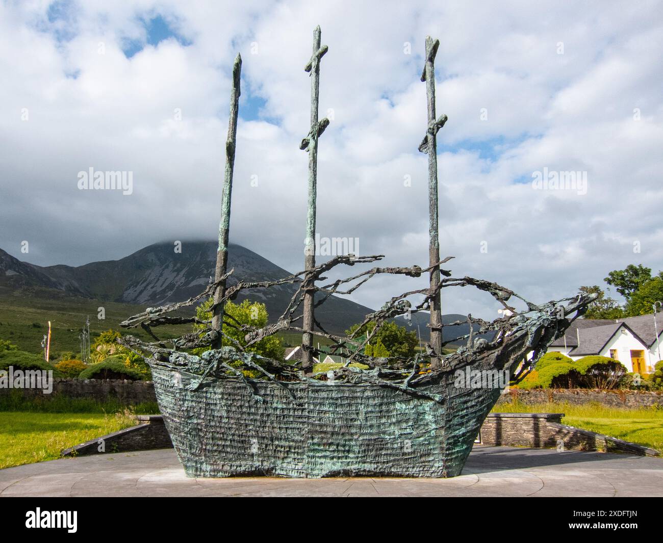 Irish famine coffin ships hi-res stock photography and images - Alamy