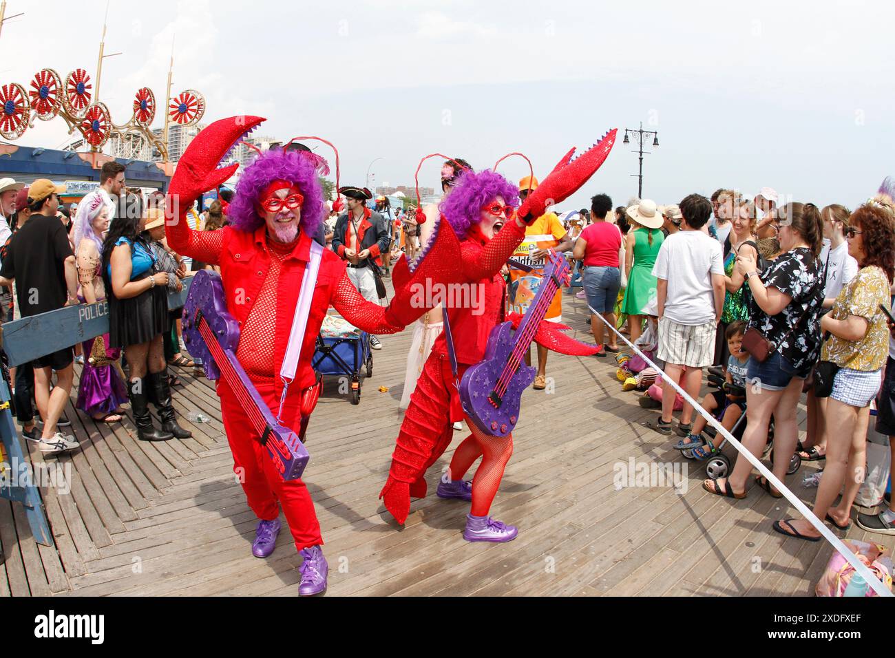 Parade 2024 attractions hi-res stock photography and images - Alamy