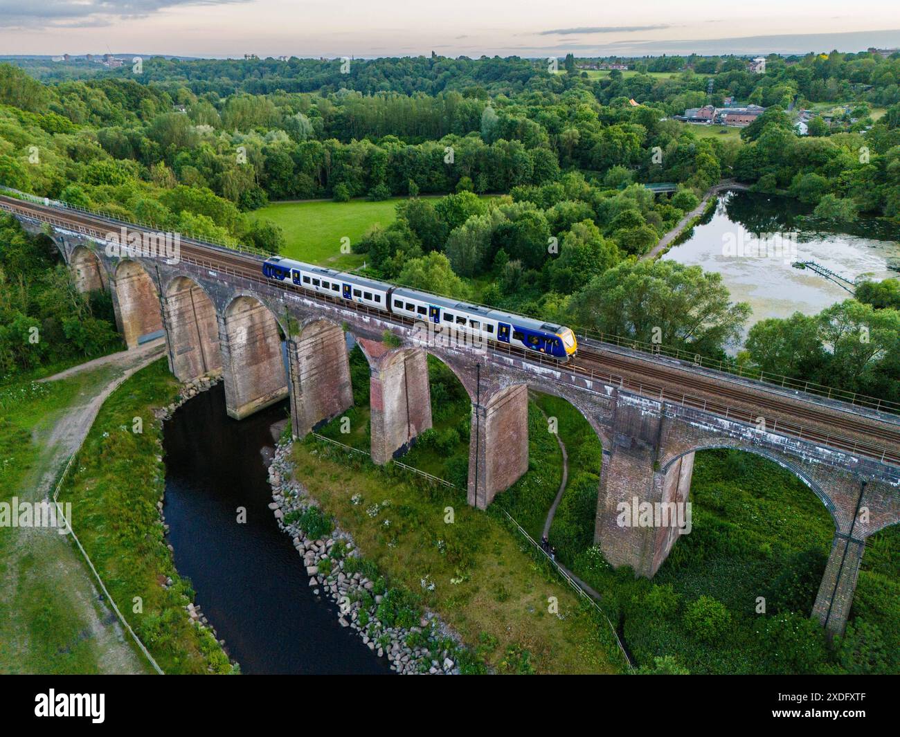 Stockport railway viaduct hi-res stock photography and images - Alamy