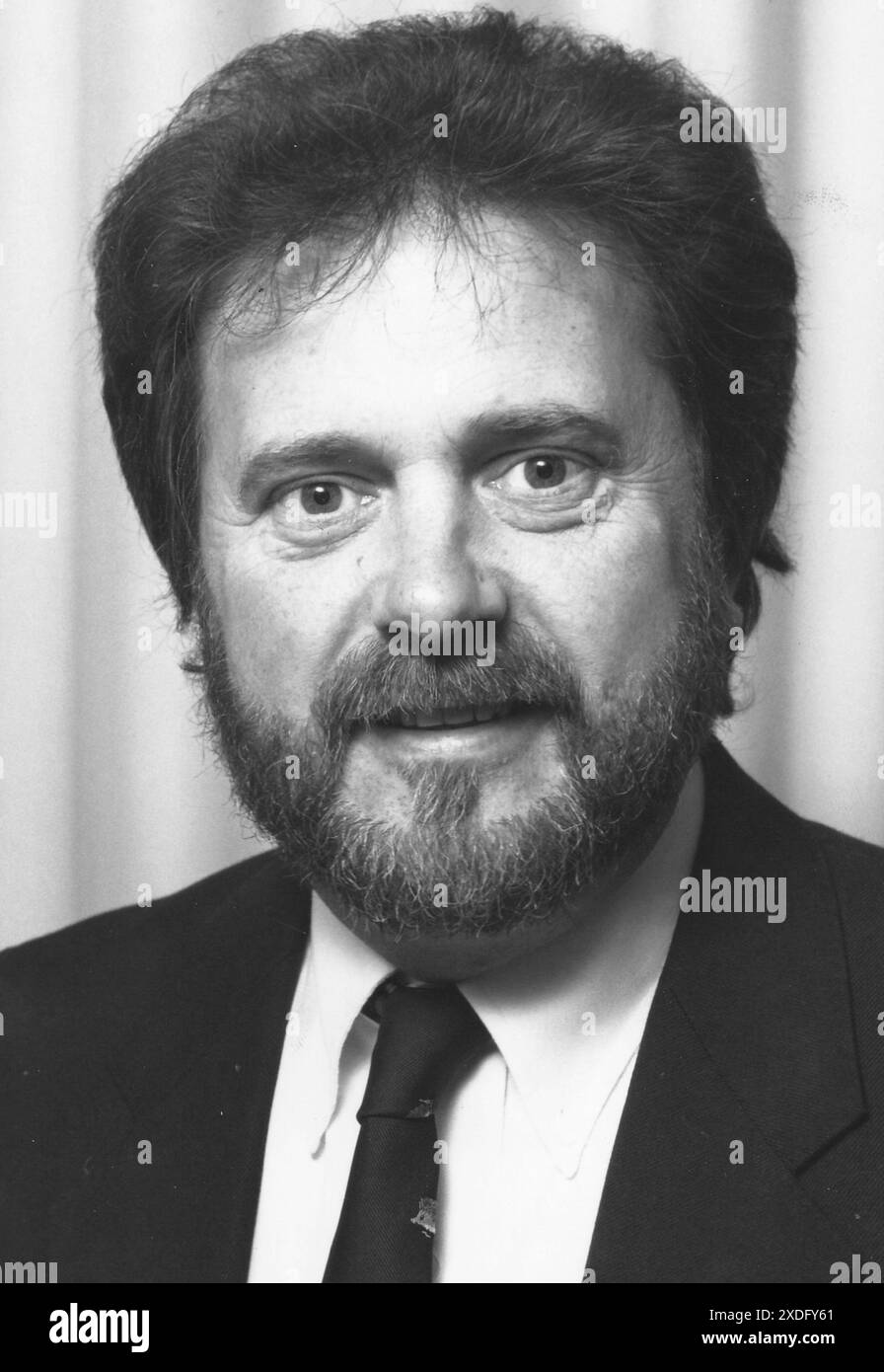 PORTSMOUTH CITY COUNCILLOR MIKE HANCOCK, 1989 PIC MIKE WALKER 1989 ...