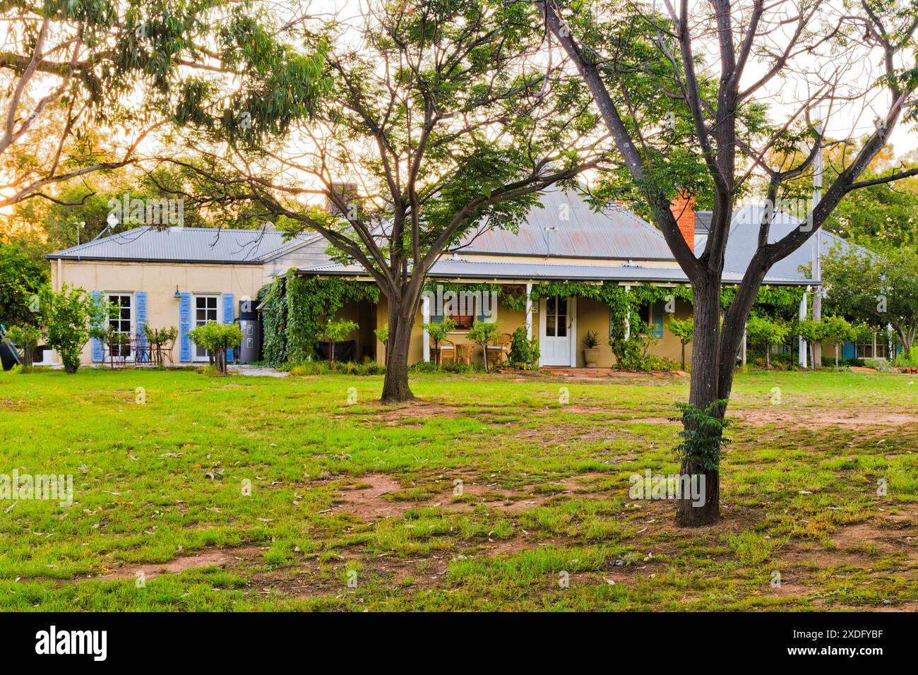Historic cottage farm house in Western Plains near Dubbo city of NSW ...