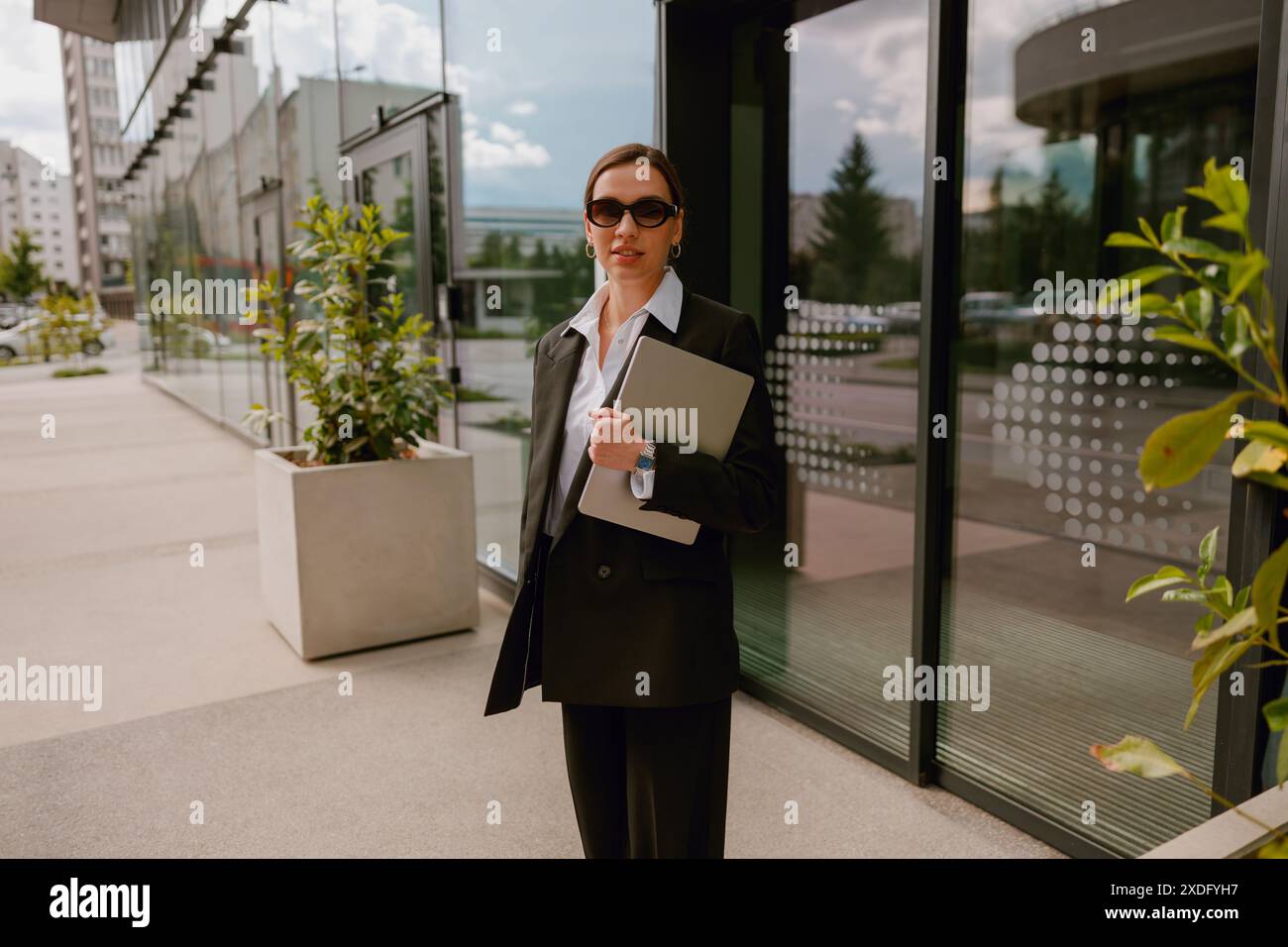 Successfulemployee hi-res stock photography and images - Alamy