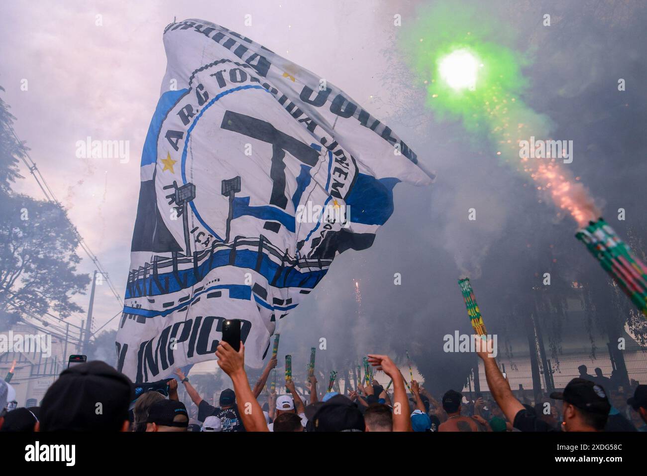 Grêmio fans hi-res stock photography and images - Alamy