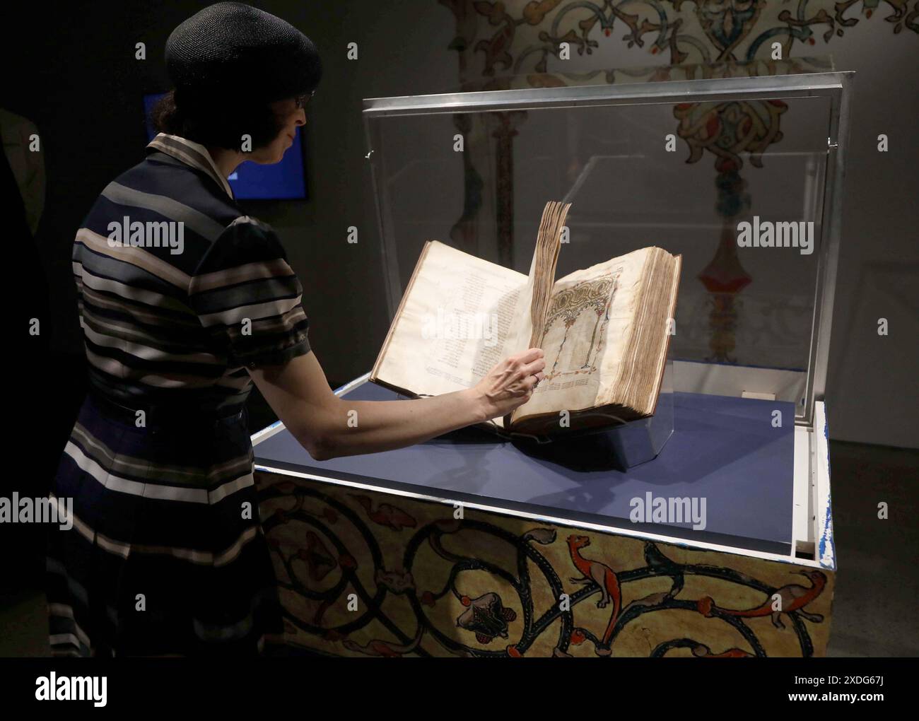 New York, New York, USA. 21st June, 2024. Books and Manuscripts ...