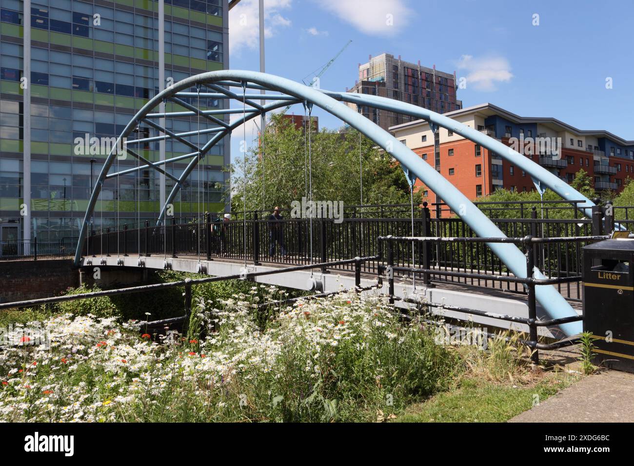 Nursery street footbridge across the river Don to the Pocket park in ...