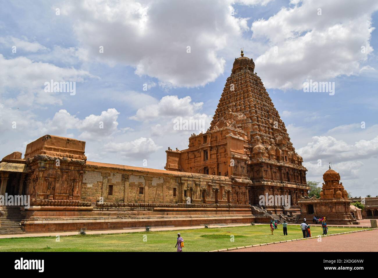 The Brihadeeswarar temple in Thanjavur, Tamilnadu, India Stock Photo ...